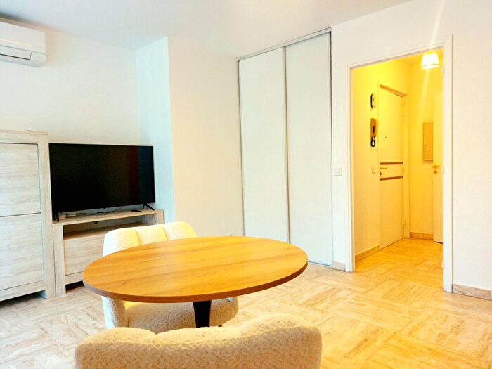 Appartement 1 pièce à louer - Mandelieu-la-Napoule, Les Termes