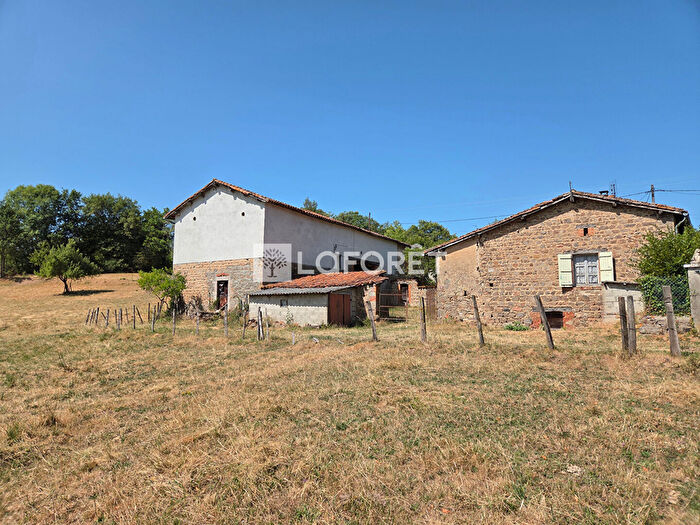 Saint-Clément-les-Places : Maison 7 pièces à vendre