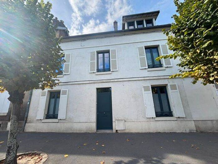 Centre-Hôtel de Ville, Chantilly : Maison 5 pièces à louer