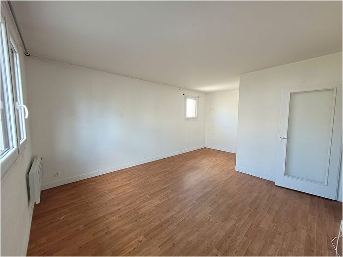 Appartement à louer - Athis-Mons, Mons, Plaine Basse - 1 pièce