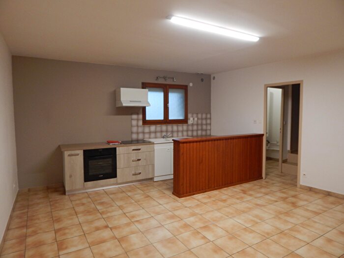 Maison à louer - Saint-Maurice-de-Gourdans - 4 pièces - 3 chambres