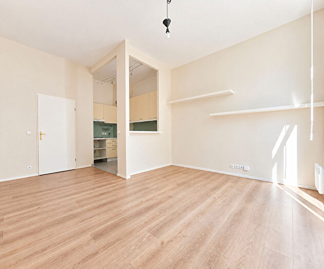 Sainte-Geneviève-des-Bois, Les Aunettes : Appartement 2 pièces à louer