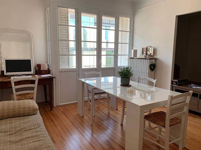 Appartement à louer - Haute Ville-Basse Ville, Chartres - 2 pièces - 1 chambre