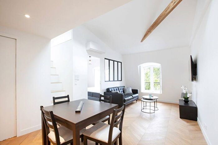 Appartement à louer - Elysées-Madeleine, Paris ème arrondissement - 2 pièces - 1 chambre