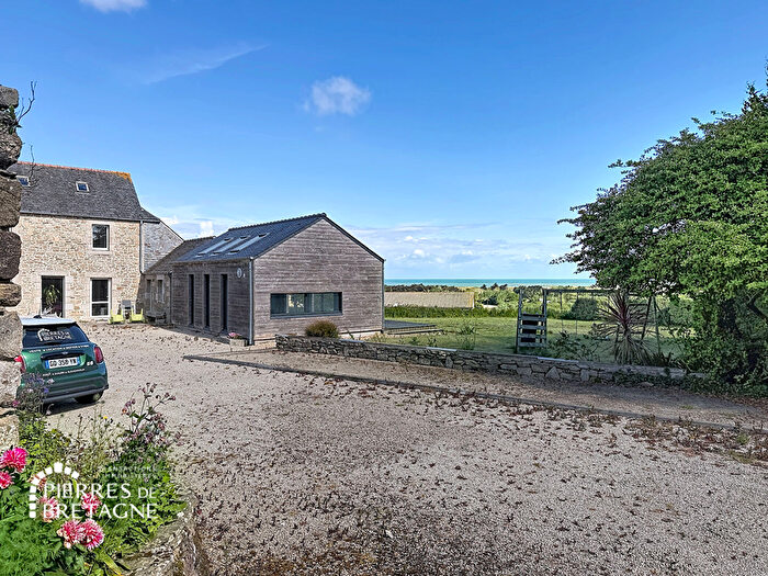 Maison 7 pièces à Plounévez-Lochrist, à vendre