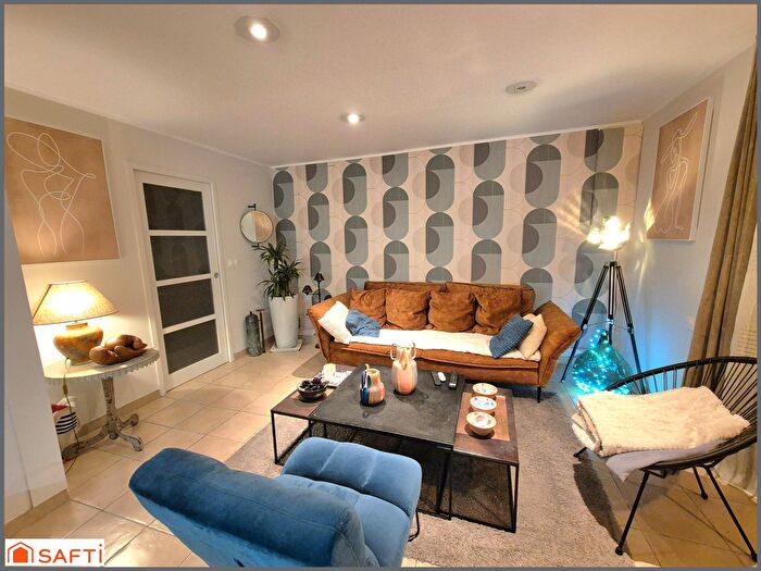 Maison à vendre - Landivisiau - 7 pièces - 5 chambres