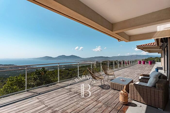 Maison à vendre - Grosseto-Prugna - 5 pièces - 4 chambres