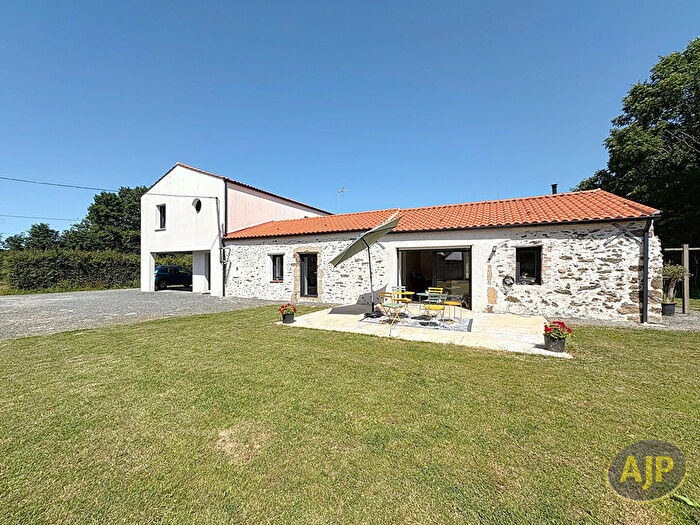 Maison 6 pièces à vendre à Apremont