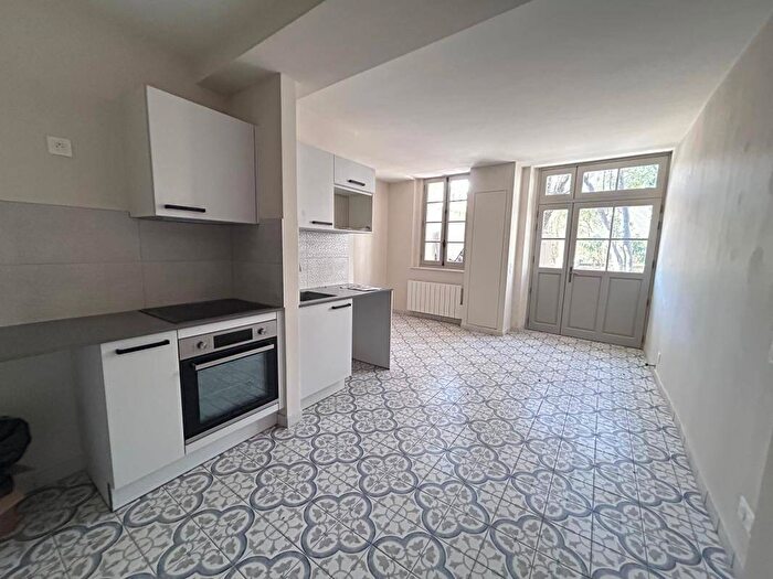 Appartement à louer - Zone Pietonne, Avignon - 2 pièces - 1 chambre