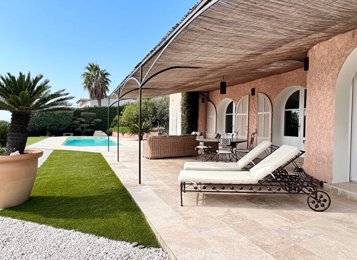 Maison à vendre - Roquebrune-sur-Argens, Les Issambres, La Vigie, Les Dolmens, Plages, Calanques - 4 pièces - 3 chambres