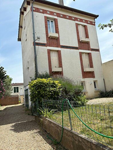 Le Haras, Viroflay : Maison 5 pièces à louer