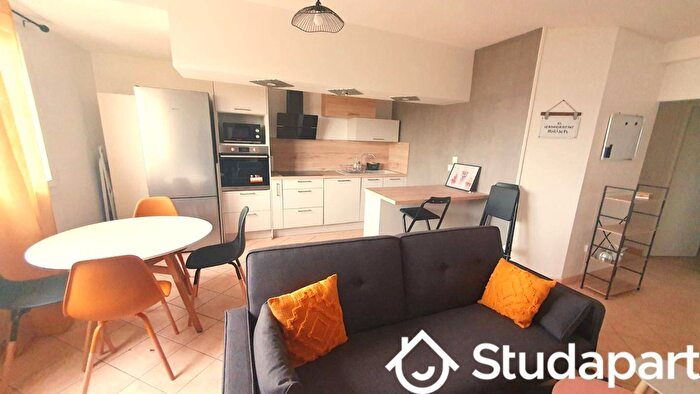 Appartement à louer - Briand Leclerc, Sens - 1 pièce - 2 chambres