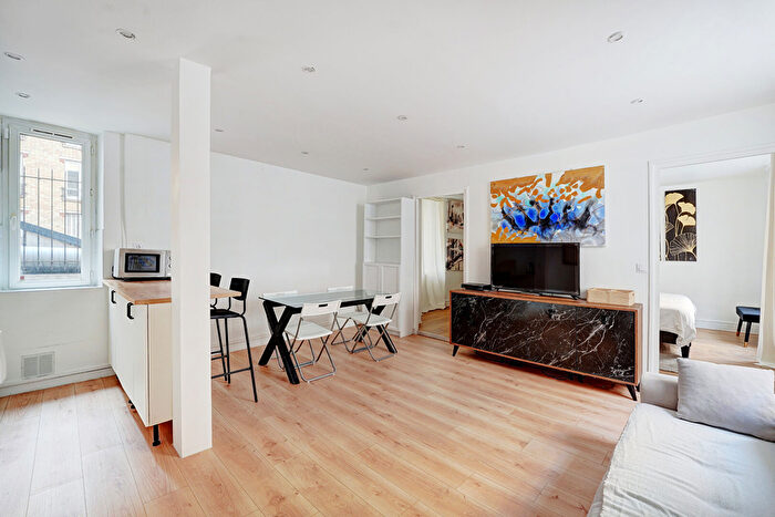 Paris 18ème, La Chapelle, Marx Dormoy : Appartement 3 pièces à vendre