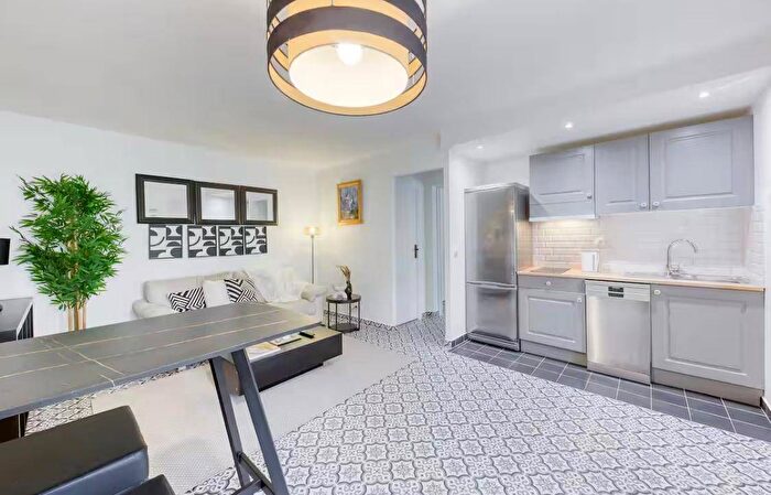 Ramenas-Léo Lagrange, Montreuil : Maison 2 pièces à louer