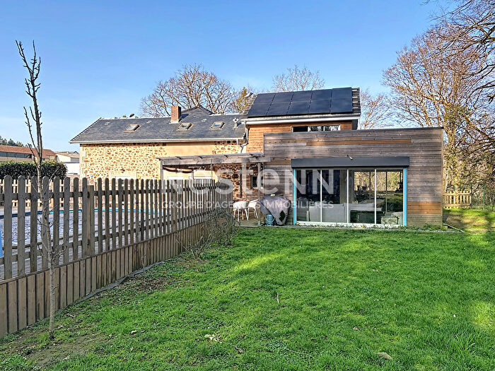 Maison à vendre - Rochechouart - 7 pièces - 5 chambres