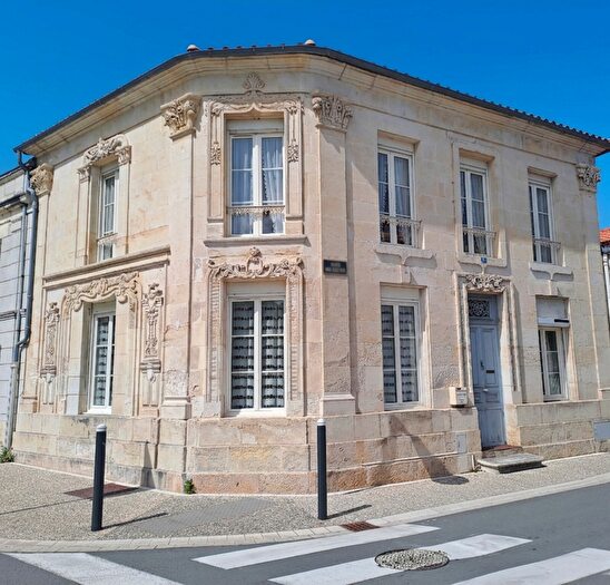 Maison 5 pièces à Surgères, à vendre