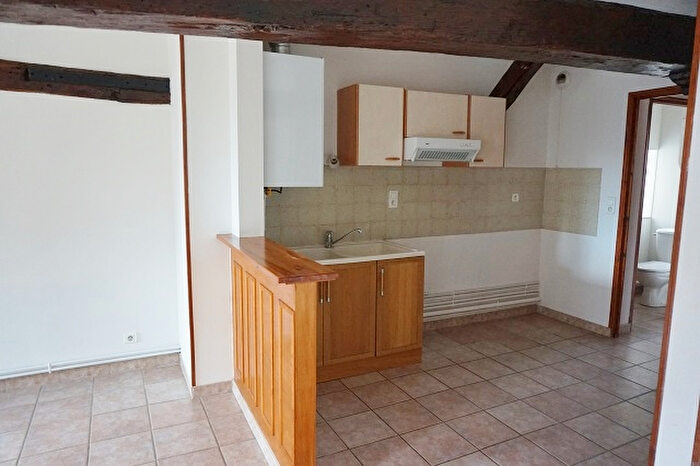 Appartement 3 pièces à Provins, Centre-ville, à louer
