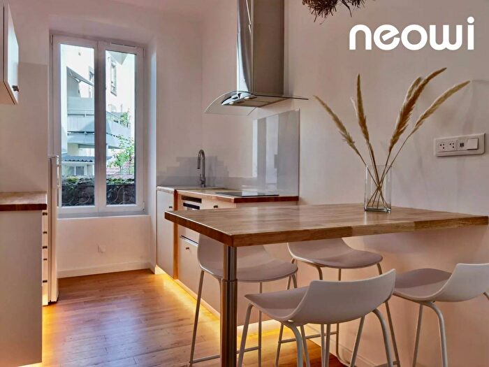 Appartement à louer - Sainte Eugene, Aurillac - 3 pièces - 2 chambres