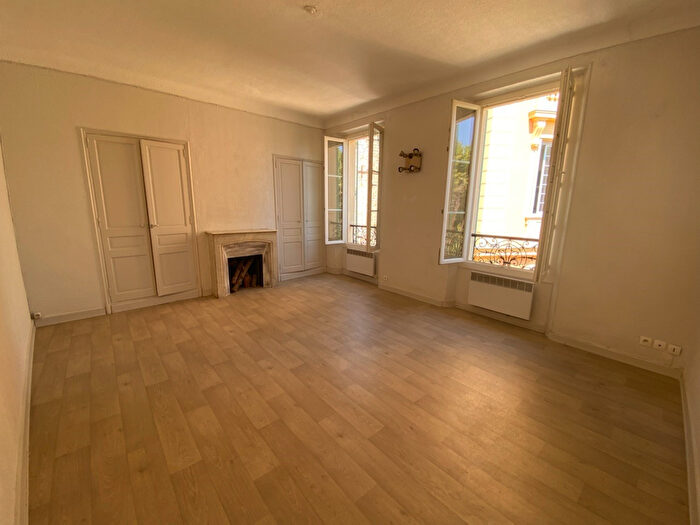 Appartement à louer - Vence, Centre-ville - 3 pièces - 2 chambres