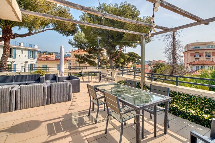 Maison à vendre - Cannes, Petit Juas - 5 pièces - 4 chambres