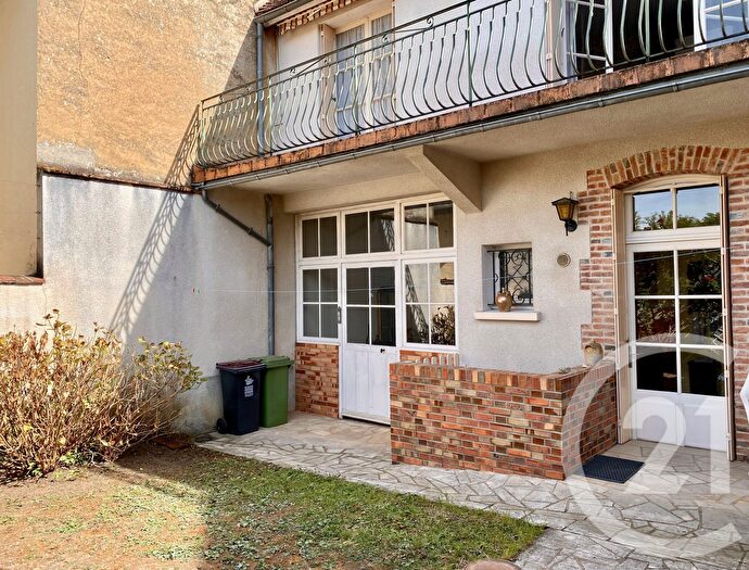 Saint-Amand-en-Puisaye : Maison 4 pièces à vendre