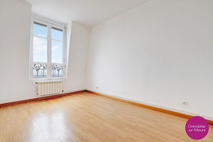 Appartement à vendre - Asnières-sur-Seine, Centre-ville - 2 pièces - 1 chambre