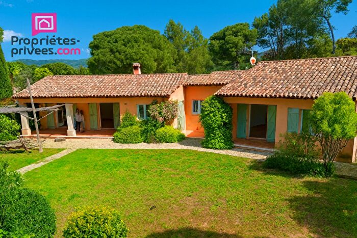 Maison à vendre - Roquebrune-sur-Argens, La Bouverie - 5 pièces - 4 chambres
