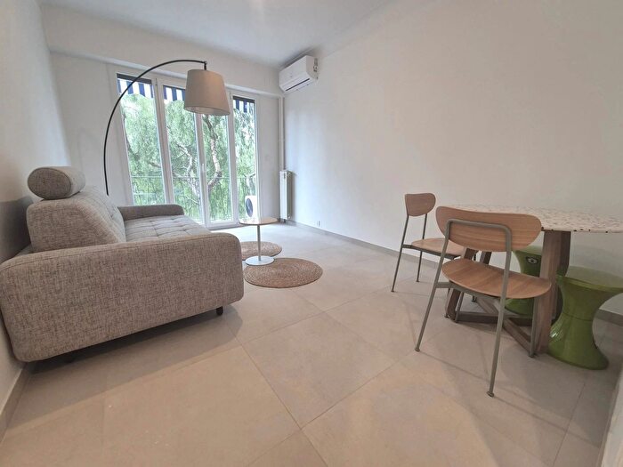 Appartement 1 pièce à Nice, Riquier, à louer