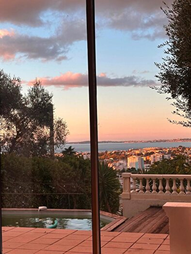 Maison à louer - Nice, Corniche Fleurie - 4 pièces