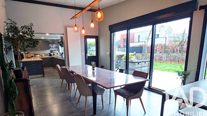 Maison à vendre - Sainghin-en-Mélantois - 9 pièces - 6 chambres