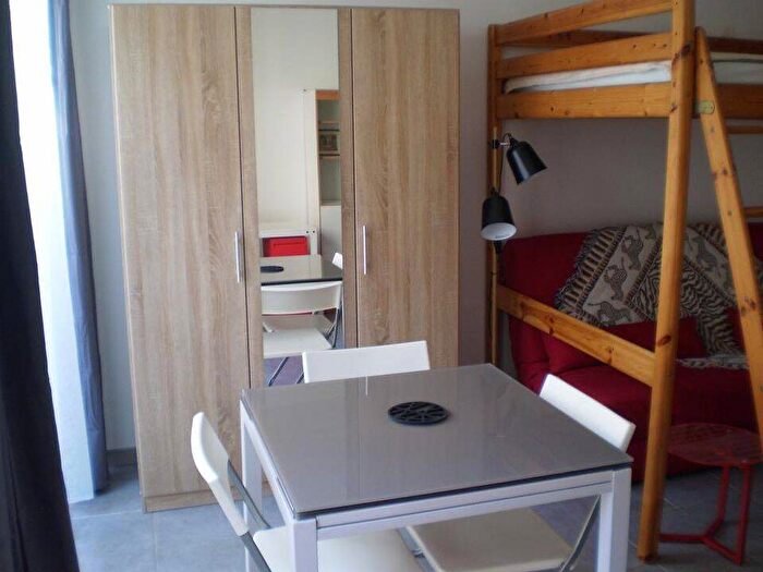 Camplanier, Nîmes : Appartement 1 pièce à louer