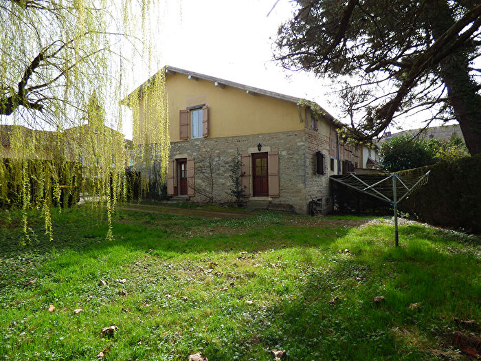 Maison à louer - Saint-Trivier-de-Courtes - 4 pièces - 3 chambres
