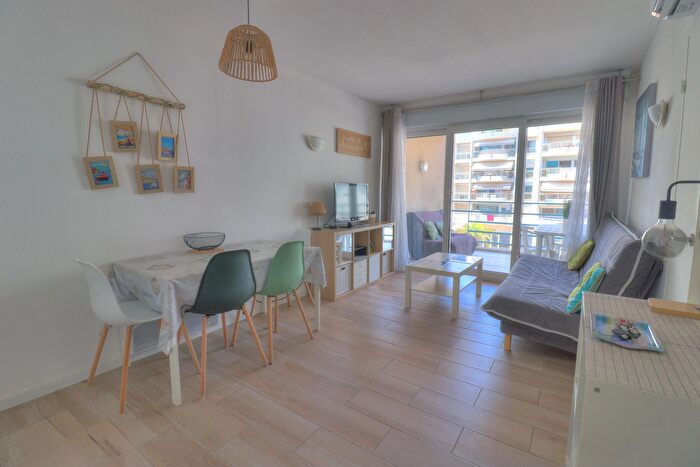 Appartement à vendre - Antibes, Antibes-les-Pins, Trianon, Le Fournel, Peyregoue - 2 pièces - 1 chambre