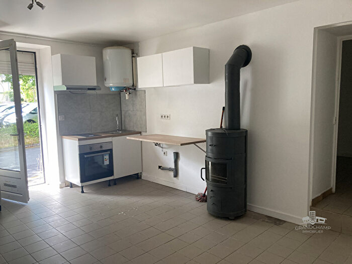 La Chapelle-sur-Erdre, Centre-ville, Gare, Chêne Vert : Maison 3 pièces à louer