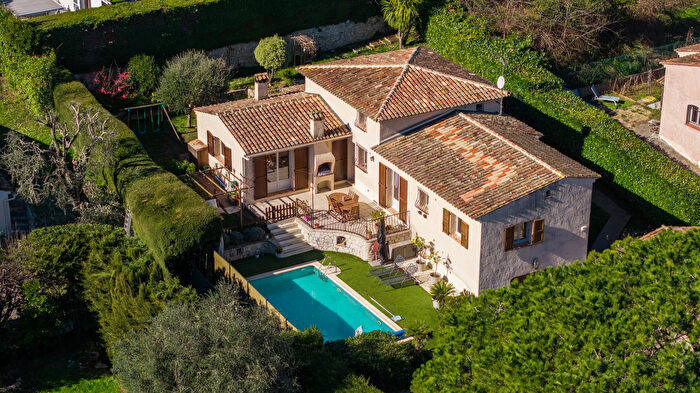 Maison à vendre - Vence, Saint-Martin, Lubiane, Le Suve - 4 pièces - 3 chambres