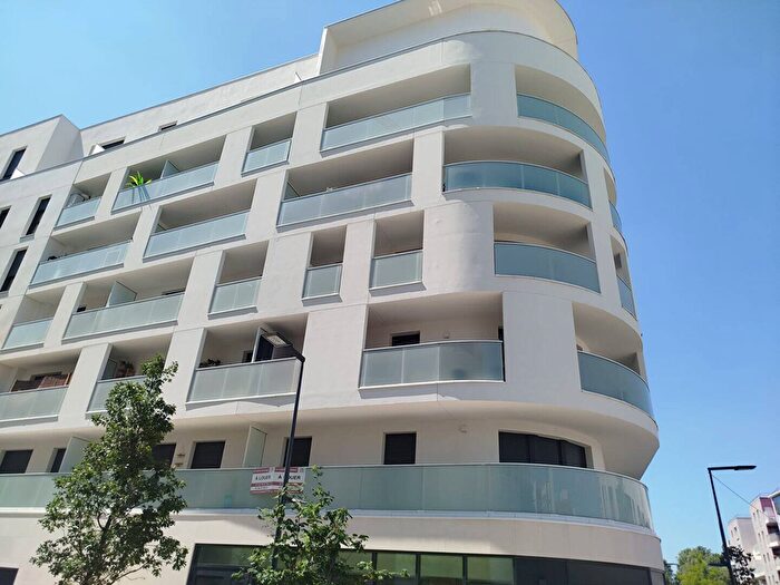 Lallier P Hochart, LHaÿ-les-Roses - Appartement 3 pièces à louer