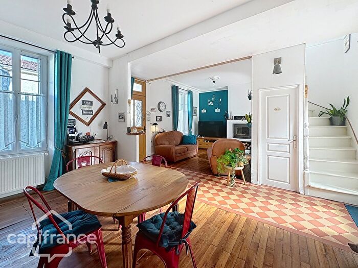 Maison à vendre - Thouars - 5 pièces - 3 chambres