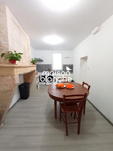 Appartement à louer - Saint-Médard-de-Guizières - 4 pièces - 3 chambres