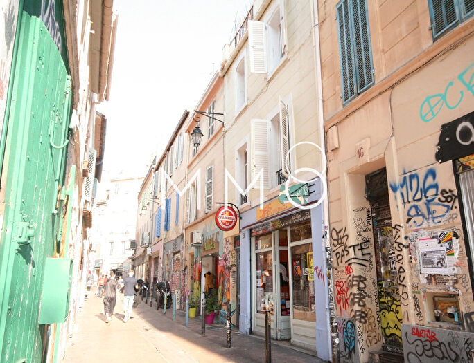 Appartement à louer - Marseille e , Cours julien, Notre-Dame-des-Monts - 2 pièces - 1 chambre