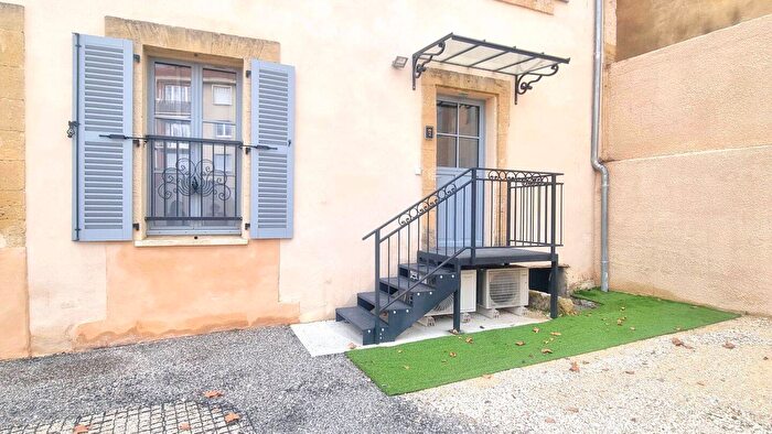 Appartement à louer - La Valentine-Les Hautes Viougues, Salon-de-Provence - 2 pièces - 1 chambre