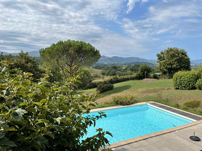 Maison 7 pièces à Cambo-les-Bains, à vendre