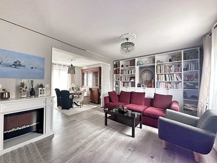 Maison à vendre - Saint-Pierre-du-Perray - 5 pièces - 3 chambres