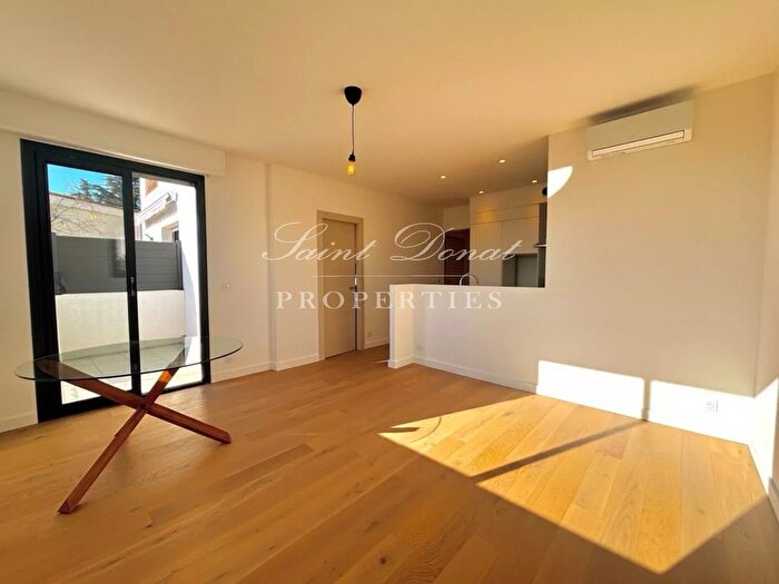 Appartement à vendre - Grasse, Saint-Claude - 3 pièces - 2 chambres