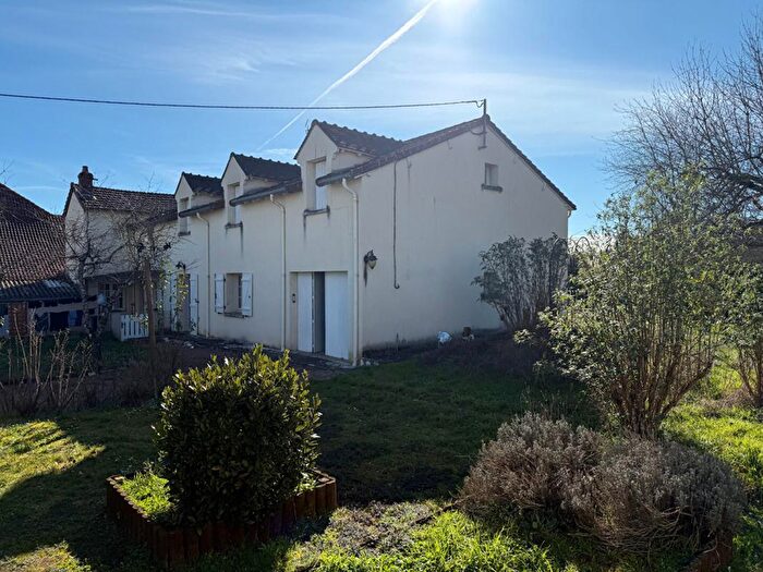 Maison 10 pièces à Lurcy-Lévis, à vendre