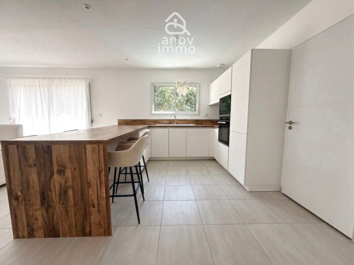 Maison 5 pièces à Fouquebrune, à vendre