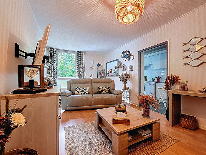 Appartement à vendre - Saint-Pierre-lès-Elbeuf - 3 pièces - 2 chambres