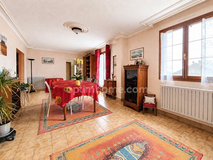 Perrusson : Maison 10 pièces à vendre