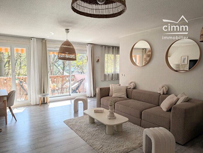 Appartement à vendre - Échirolles, Village, La Commanderie - 3 pièces - 2 chambres