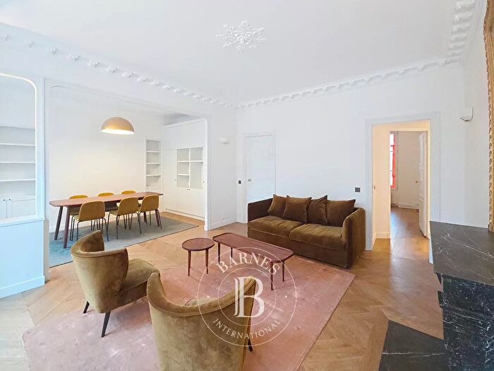 Appartement à louer - Paris e , Rennes - 4 pièces - 2 chambres