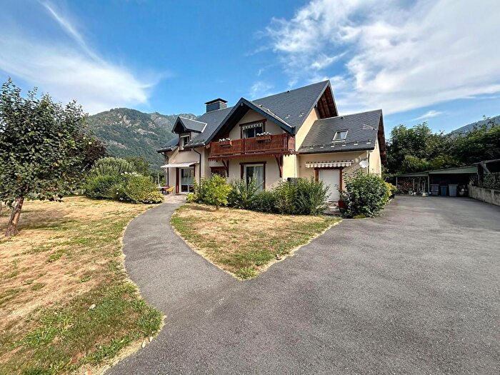 Maison à vendre - Montauban-de-Luchon - 6 pièces - 4 chambres